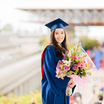 Professional Graduation Photoshoot Services | SweetEscape